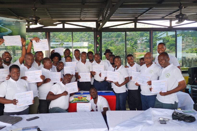 Machann Zen Haiti → Toujou Rete Enfome